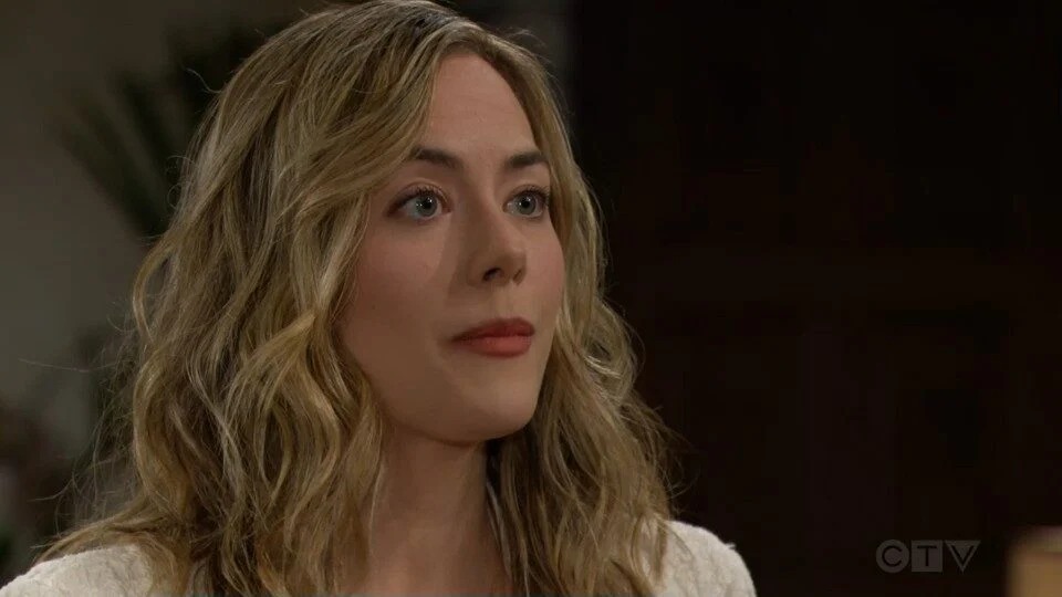 Okay, it's obviously nighttime because Kelly is tucked safely into bed ...